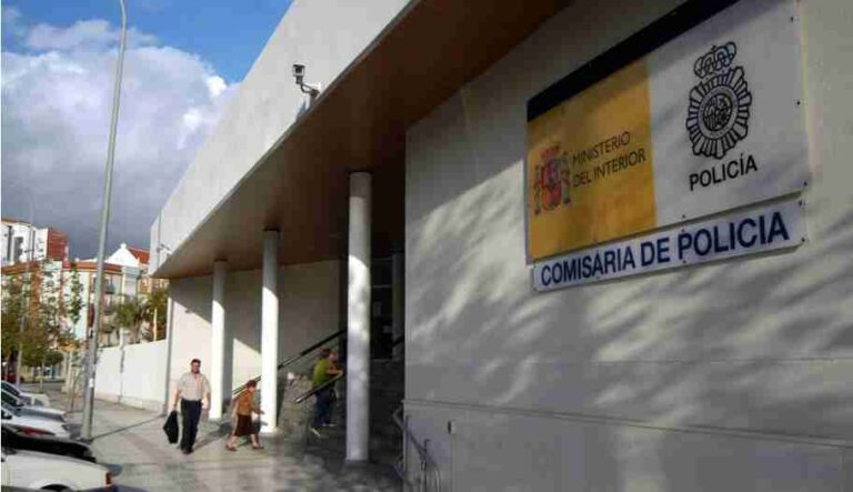 Me han llamado para ir a comisaría
